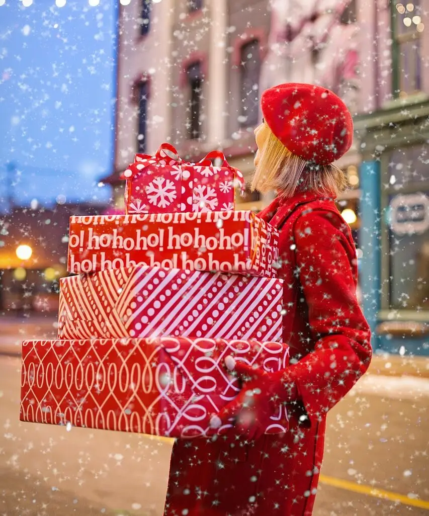 Unwrapping Safety: A Merry Guide to Injury-Free Christmas Decorating ...